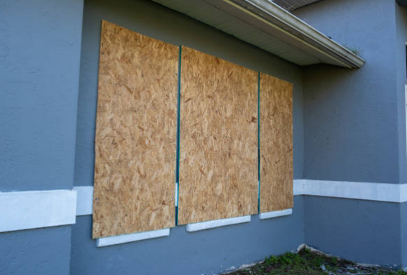 Emergency Board-Up & Tarping Services, Peabody, MA