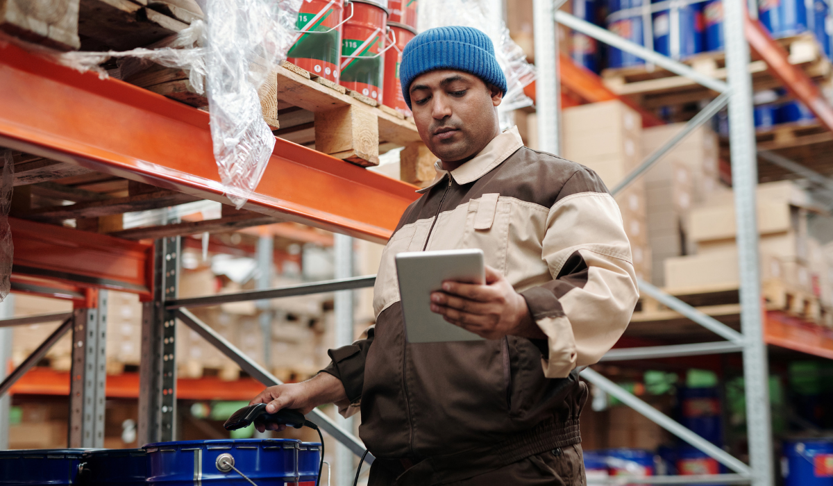 5 Reasons to Hire a Professional Commercial Cleaner for Your Warehouse